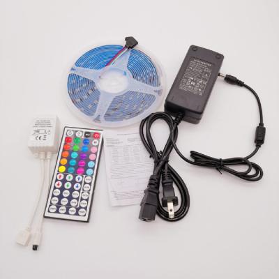 China 24/44 teclas control remoto30 LED/M RGB LED luz de banda 5050 IP54 IP20 2700K 3000K 4000K 6000K en venta