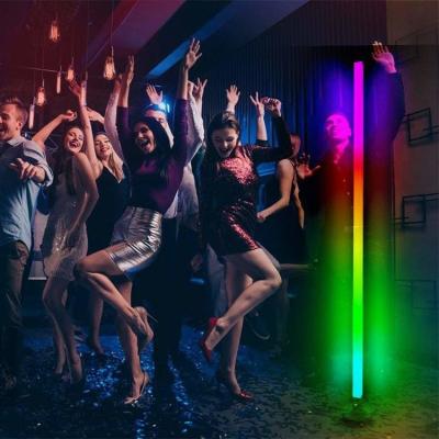 China 2024 Atmosphere Smart Home Light Rgb Led-Bodenlampe mit Eisenbasis und Fernbedienung zu verkaufen