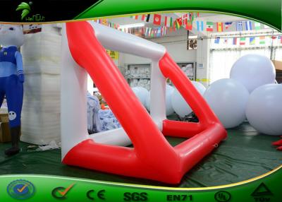 Cina Porta gonfiabile di calcio del pallone gonfiabile rosso e bianco di forme all'aperto in vendita