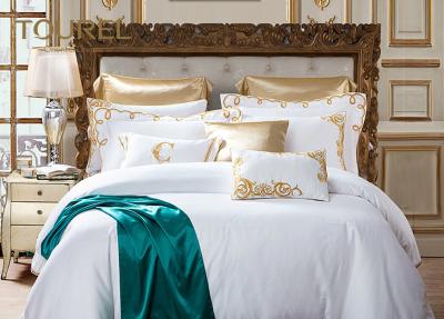 Cina La lettiera bianca del mestiere speciale decorativo domestico mette i piumini con il corridore verde del letto in vendita