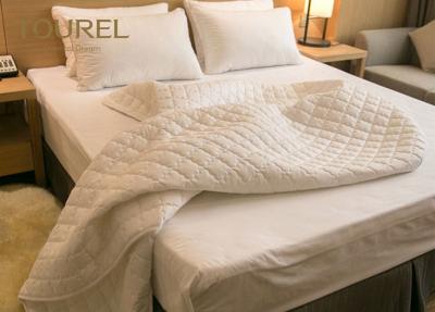 China Prenda impermeable hipoalérgica gigante de cama de los insectos del hotel del protector anti durable del colchón en venta