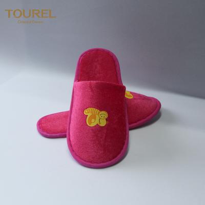 Chine Pantoufles jetables légères personnalisées de pantoufles d'hôtel pour des invités à vendre