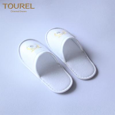 Chine 100 paires épousant des pantoufles pour la demoiselle d'honneur de jeune mariée d'invités avec le logo personnalisé à vendre