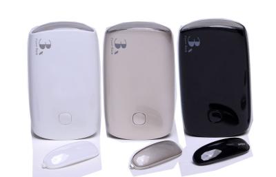 中国 7800mah iPhone の SAMSUNG R8-3 普遍的な携帯用力銀行 4 LED 懐中電燈 販売のため