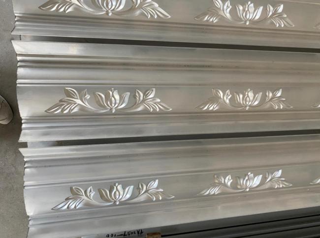 Aluminum Alloy Gypsum Cornice Mold product image showing detailed design and construction