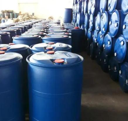 Triethylamine product for mineral wool binder applications