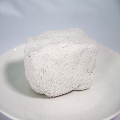 Cina 99,5% la polvere bianca del corindone Al2O3 ha fuso il refrattario crudo refrattario del portone di scorrevole dell'allumina in vendita