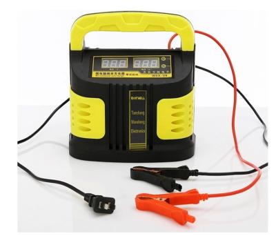 China Pure Copper Touch Screen 900W Handheld Car Battery Charger 12V 24V for sale