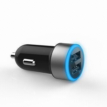 中国 二重 USB 港、モバイル機器のための 5V/2.1A を持つ車の充電器、 販売のため