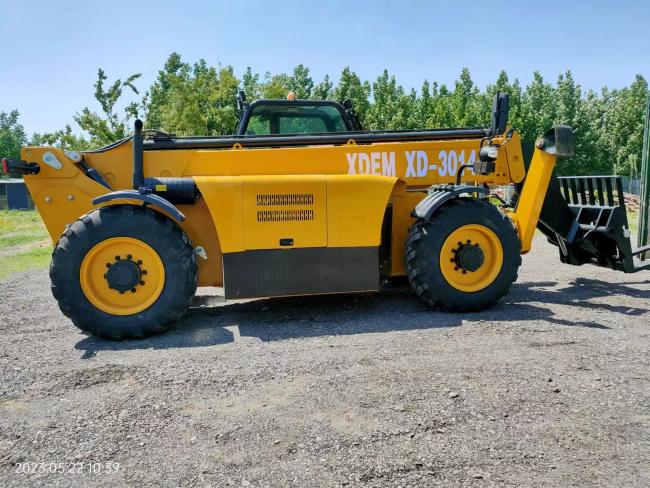telescopic forklift 1.jpg