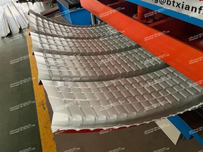 China Máquina de formación de rodillos de arco de dos en uno para el mercado de Omán en venta