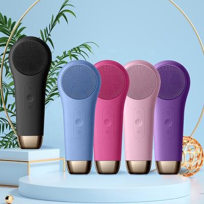 Chine IPX5 USB étanche à l'eau de recharge Silicone électrique de nettoyage du visage brosse pour le nettoyage du visage à vendre
