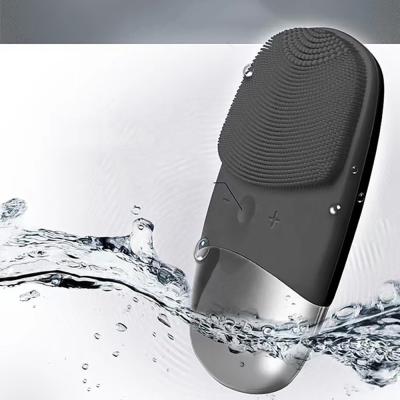 Chine Chargement USB IPX7 imperméable à l'eau silicone électrique brosse à nettoyer le visage pour la zone cible du visage à vendre
