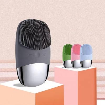 Chine Chargement USB IPX7 imperméable à l'eau silicone électrique brosse à nettoyer le visage pour la zone cible du visage à vendre