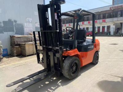 Cina 3000 kg Toyota Diesel Forklift 4.5 sollevamento alta robustezza costruzione elevati standard di sicurezza in vendita