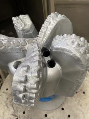 China PDC Bit 8-1/2 pulgadas 5 cuchillas herramientas de perforación de diamantes de especificación API en venta