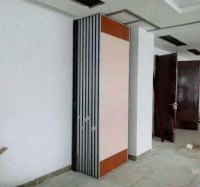 Chine diviseurs de salle de conférence de taille de 6m avec la voie d'aluminium de surface de mélamine à vendre