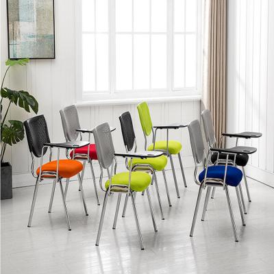 Chine Chaise ergonomique adaptée aux besoins du client de bureau avec la maille en plastique de conseil d'écriture arrière/empilante la chaise de formation à vendre