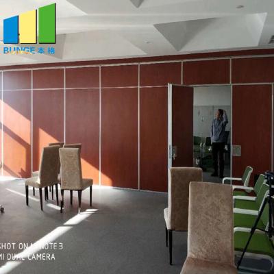 Chine Le bien mobilier acoustique mure l'insonorisation accrochée par plafond glissant les séparations se pliantes pour la salle de bal à vendre