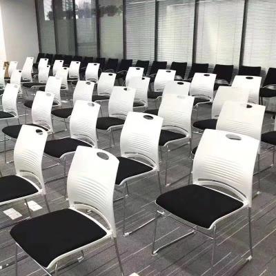 Chine Le multiple ergonomique de chaise de bureau d'EBUNGE colore la chaise empilable de visiteur d'invité de bureau pour le lieu de réunion à vendre