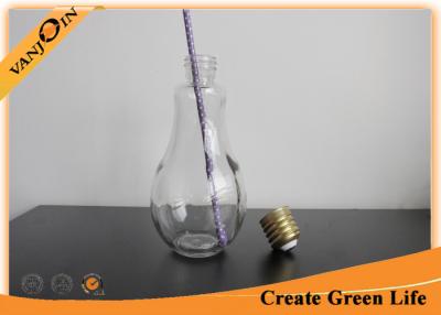 Cina bottiglie di vetro della bevanda di forma della lampadina 850ml con il coperchio e la paglia del metallo per il succo di frutta in vendita