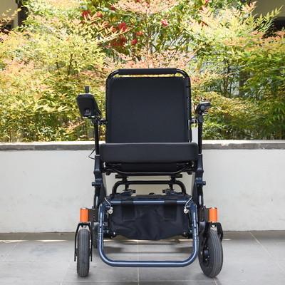 중국 무브러시 모터에 라이트급 선수 리튬 전지 접히는 휠체어 판매용