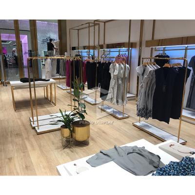 中国 ODMのブティックの女性の衣類の店の表示家具は厚い5mmを悩ます 販売のため
