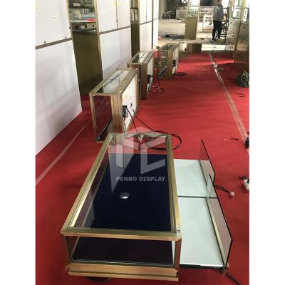 Cina l'oro di livello di vetro 1000mm dell'armadietto di esposizione dei gioielli del controsoffitto di 1050*550mm placca l'OEM in vendita