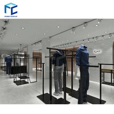 中国 黒い金色の木の衣服は店のインテリア・デザインのための陳列だなを 販売のため