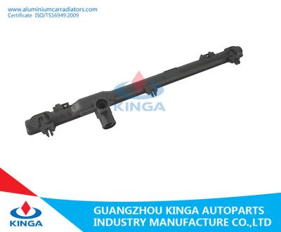 Chine Toyota Crown'06 UZS186 au remplacement en plastique de réservoir de radiateur de voiture de radiateur à vendre