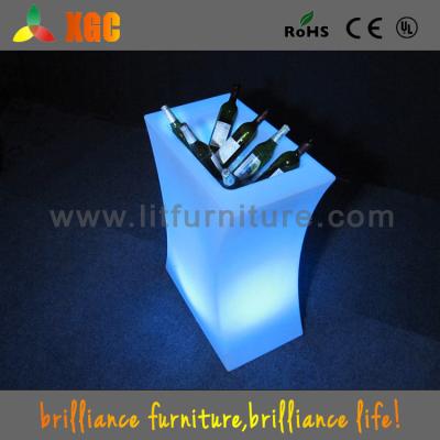 Cina Progettazione moderna impermeabile IP54 del secchio di plastica ricaricabile del LED Champagne in vendita