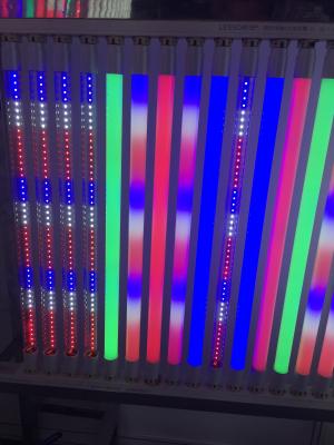 Cina Colore che cambia 4 piedi del LED T8 di vetro della metropolitana/1200mm T8 18w LED di luce 6500k della metropolitana in vendita