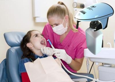 Cina Erogatore fissato al muro del sapone della mano di grande uso dentario della dose costruito in sensore astuto infrarosso in vendita