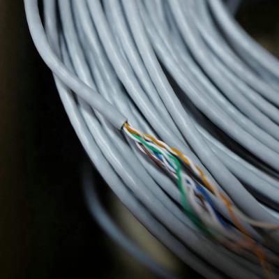 Cina 4 paia 24awg Utp Cat5e Cavo 305m Scatola Conforme a Rohs PVC 23 AWG Solid Copper(0.48bc) UL Rohs Standard PVC Grigio in vendita