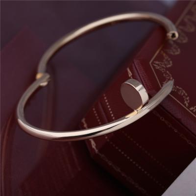 Chine Vrai modèle épais Nail Bangle B6048217 d'OR JAUNE de BRACELET de l'ONU CLOU de l'or JUSTE à vendre