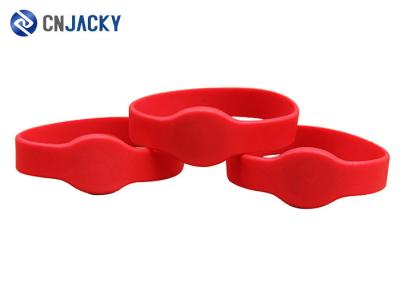 Cina NFC regolabile personalizzabile NTAG213 di polsino del silicone di RFID per la piscina in vendita