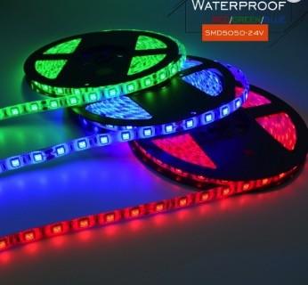 Cina Strisce flessibili colorate di RGB SMD LED 60 LED/vita lavorativa lunga di Approvel CE di m. in vendita