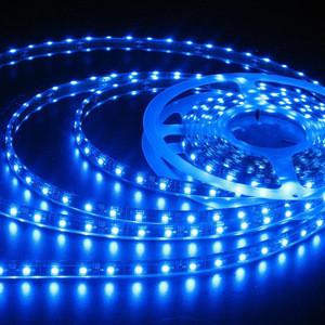Cina Materiale di base di alluminio impermeabile rivestito di silicone 2700-6500k della luce di striscia di SMD 5050 LED in vendita
