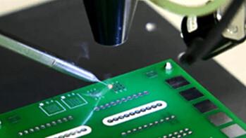 China Sistema de soldadura láser sin contacto de bajo consumo con posicionamiento coaxial CCD en venta