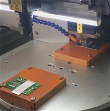 中国 FPC/PCBの熱い棒脈拍熱のはんだ付けする機械はんだ付けする機械 販売のため