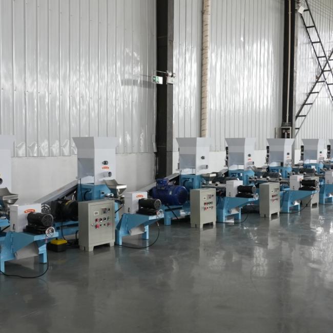 Wet Floating Fish Feed Pellet Machine Feed Extruder For Pet Feed
