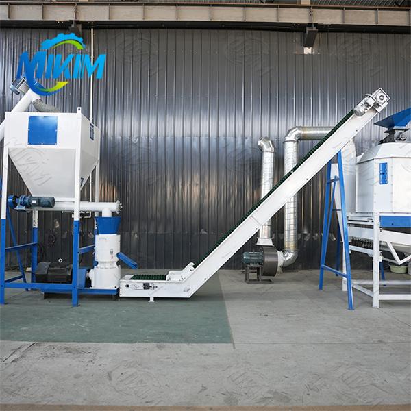 Duck feed pellet production line in operation