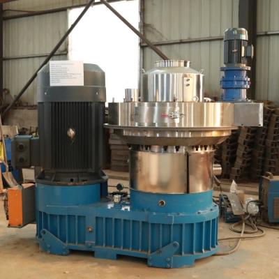 China 1000kg/ H Sawdust Walnut Shell Pellet Mill Machine 25mm Diesel Engine for sale