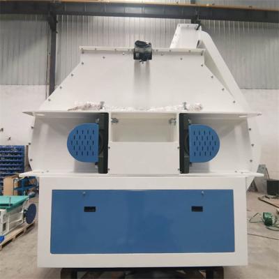 Cina La smerigliatrice Machine For Cattle del grano alimenta il pollo che 6m3 la capra alimenta il miscelatore 50 a 250kg/H in vendita