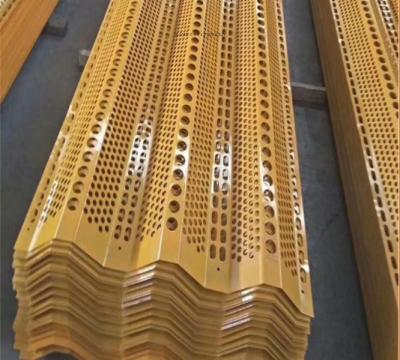 Cina il recinto di punta triplo Panels Perforated Aluminum della protezione frangivento di 0.5mm zinca l'acciaio rivestito in vendita