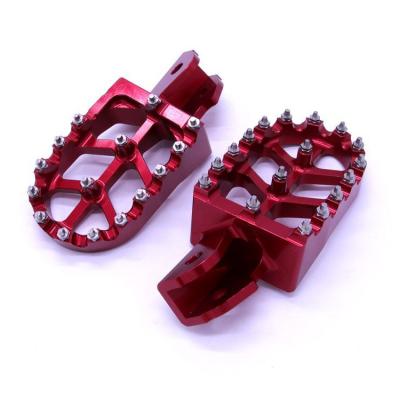 중국 빨간색 로고 사용자 지정 로고 혼다 CRF230F용 CNC 알루미늄 합금 먼지 자전거 발 페그 판매용