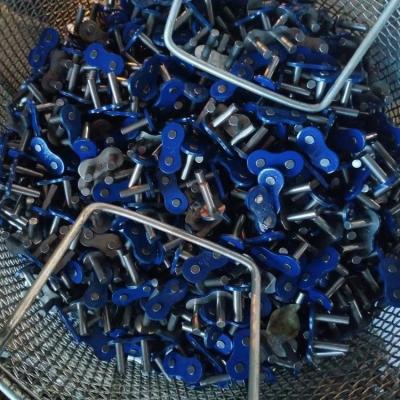 Chine Ensembles de chaînes de moto personnalisées OEM 420/428/428h/520/525/530/630 pour différents modèles à vendre