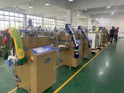 중국 맞춤형 축구 팬 스카프와 베니 모자 직제 기계 800pcs / 일 출력 판매용