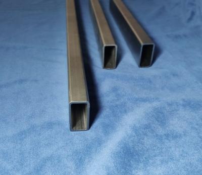 Κίνα 0.8mm-2mm Τετραγωνικά προφίλ σωλήνων τιτανίου Ασημένιο φινίρισμα Τετραγωνικά σωλήνες τιτανίου προς πώληση
