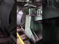 Automatische Steuerung der Steuerungsanlage Stahlrohrmühle 40-114 mm OD 80 m/min Les roues de contrôle automatiques de l‘installation en acier sont équipées d‘un système de régulation de l‘acier de 40 à 114 mm OD 80 m/min